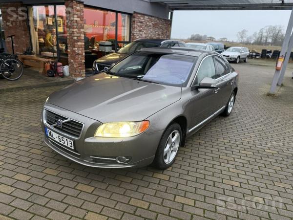 Grey Volvo S80 2007 in Talsi, with an engine capacity of 2.40 L and mileage of 348 thousand km for 4950 €, photo 1 on AUTOMOTO.COM.LV