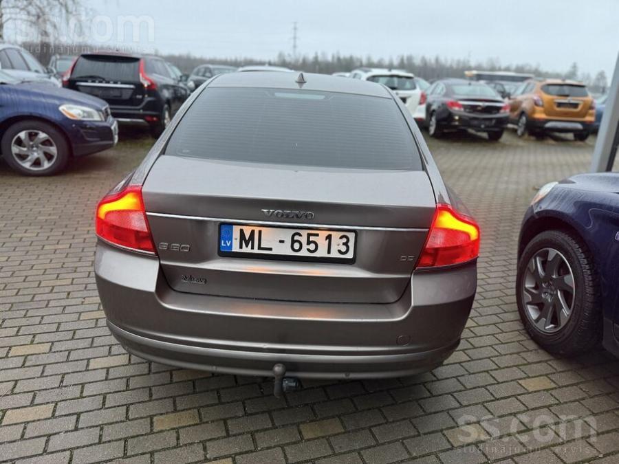 Pelēks Volvo S80 2007 Talsi, ar dzinēja tilpumu 2.40 L un nobraukumu 348 tūkst. km par 4950 €, foto 9 vietnē AUTOMOTO.COM.LV