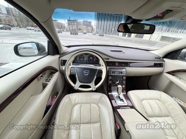 Grey Volvo S80 2007 in Tallinn, with an engine capacity of 3.20 L and mileage of 316 thousand km for 4945 €, photo 9 on AUTOMOTO.COM.LV