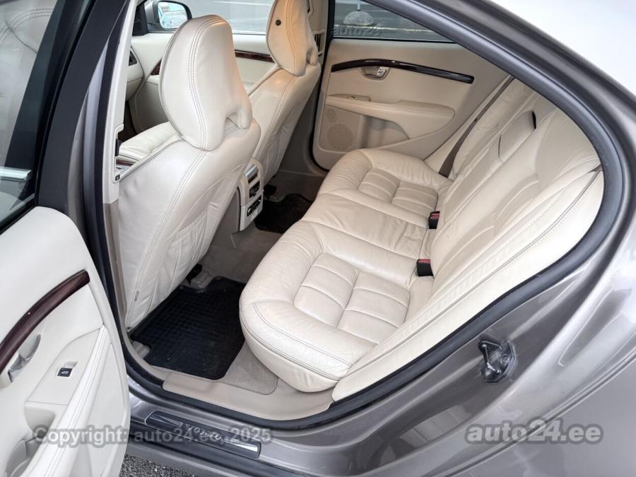 Pelēks Volvo S80 2007 Tallina, ar dzinēja tilpumu 3.20 L un nobraukumu 316 tūkst. km par 4945 €, foto 8 vietnē AUTOMOTO.COM.LV