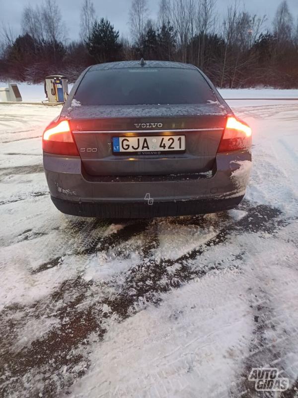 Grey Volvo S80 2007 in Vilnius, with an engine capacity of 2.40 L and mileage of 372 thousand km for 3000 €, photo 3 on AUTOMOTO.COM.LV