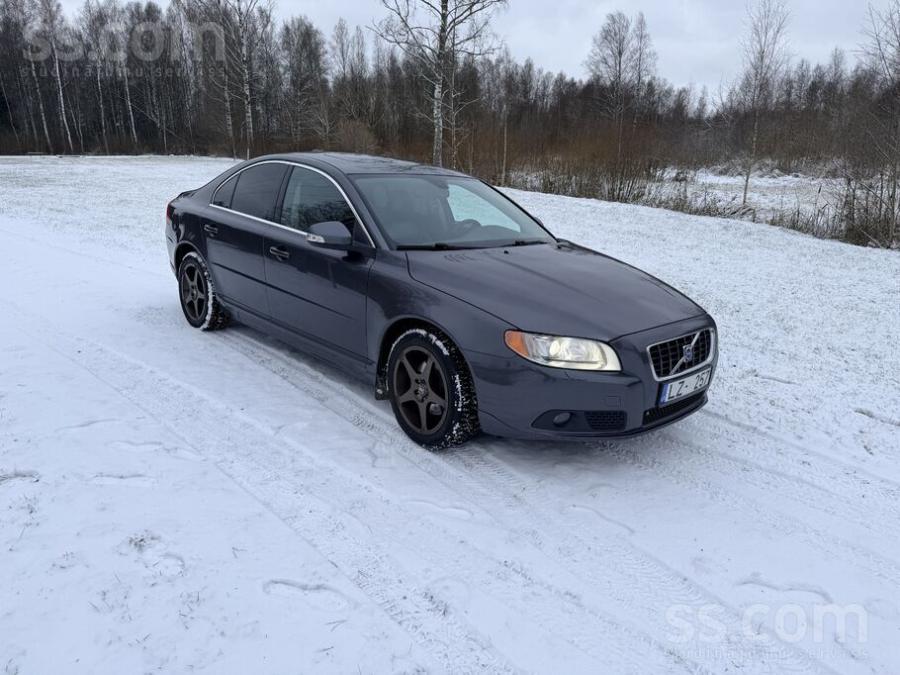 Grey Volvo S80 2007 in Preili, with an engine capacity of 2.40 L and mileage of 324 thousand km for 5300 €, photo 1 on AUTOMOTO.COM.LV