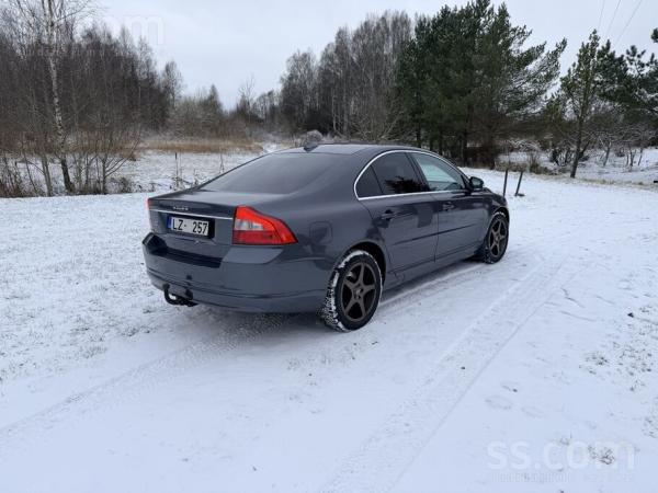 Pelēks Volvo S80 2007 Preiļi, ar dzinēja tilpumu 2.40 L un nobraukumu 324 tūkst. km par 5300 €, foto 3 vietnē AUTOMOTO.COM.LV