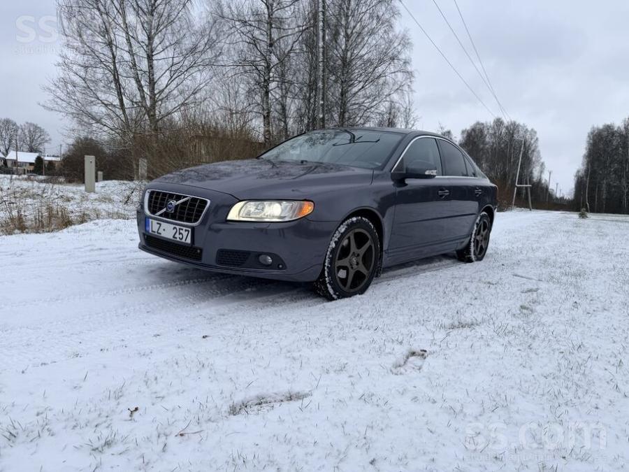 Grey Volvo S80 2007 in Preili, with an engine capacity of 2.40 L and mileage of 324 thousand km for 5300 €, photo 8 on AUTOMOTO.COM.LV