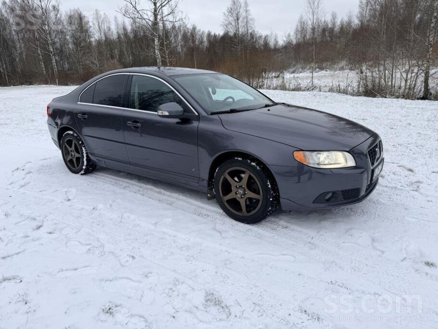 Grey Volvo S80 2007 in Preili, with an engine capacity of 2.40 L and mileage of 324 thousand km for 5300 €, photo 12 on AUTOMOTO.COM.LV