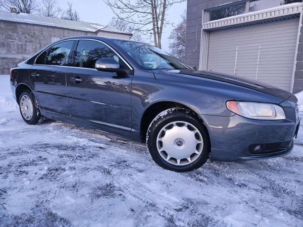 Grey Volvo S80 2007 in Radviliskis, with an engine capacity of 2.40 L and mileage of 250 thousand km for 3800 €, photo 1 on AUTOMOTO.COM.LV