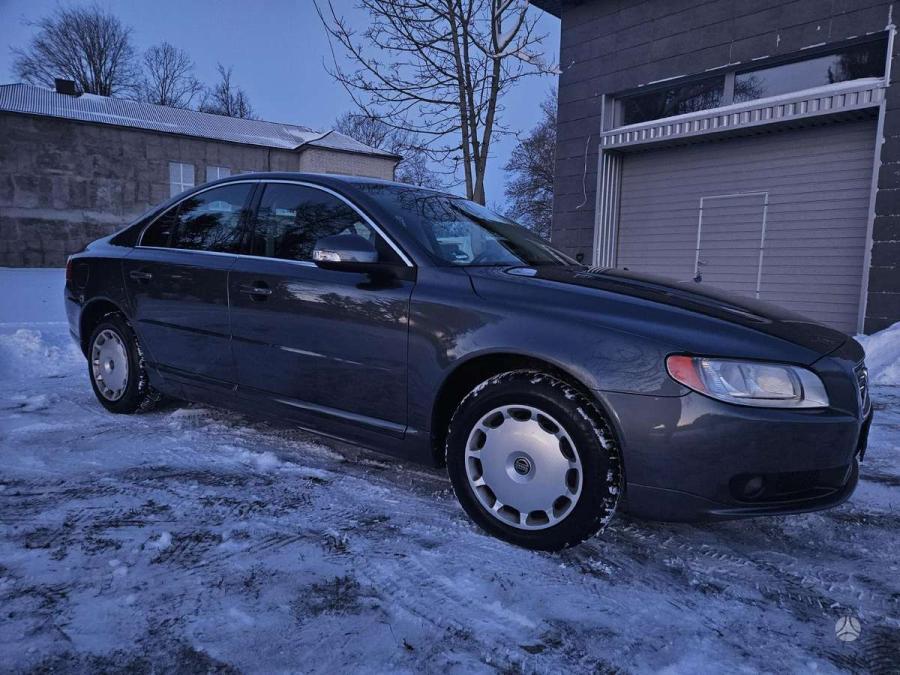 Grey Volvo S80 2007 in Radviliskis, with an engine capacity of 2.40 L and mileage of 250 thousand km for 3800 €, photo 3 on AUTOMOTO.COM.LV