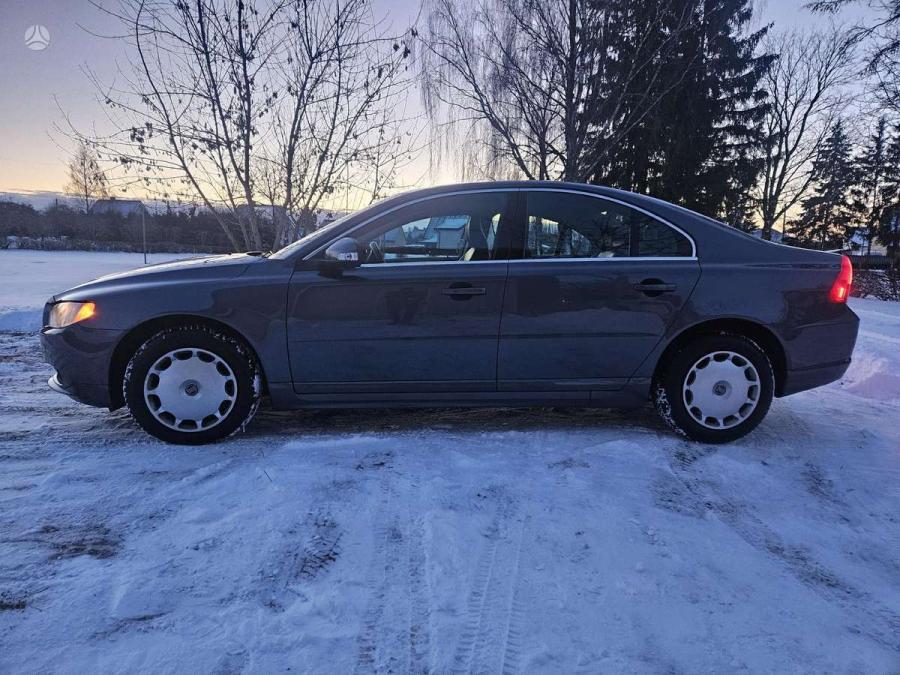 Grey Volvo S80 2007 in Radviliskis, with an engine capacity of 2.40 L and mileage of 250 thousand km for 3800 €, photo 6 on AUTOMOTO.COM.LV