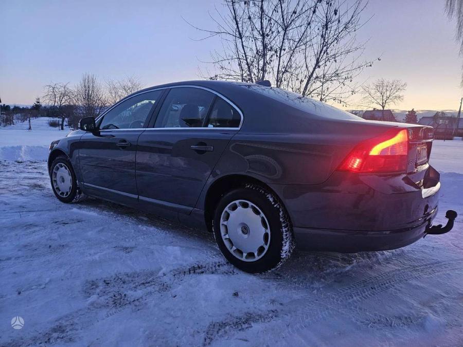 Grey Volvo S80 2007 in Radviliskis, with an engine capacity of 2.40 L and mileage of 250 thousand km for 3800 €, photo 8 on AUTOMOTO.COM.LV