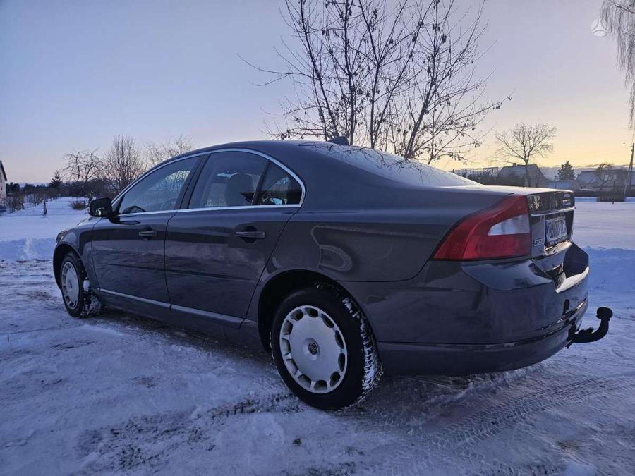 Grey Volvo S80 2007 in Radviliskis, with an engine capacity of 2.40 L and mileage of 250 thousand km for 3800 €, photo 9 on AUTOMOTO.COM.LV