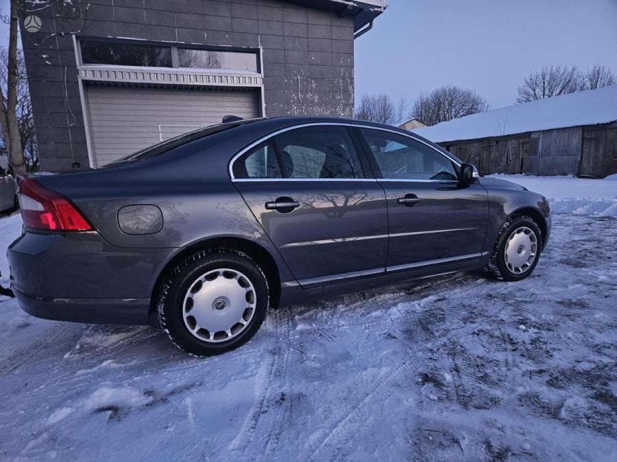 Grey Volvo S80 2007 in Radviliskis, with an engine capacity of 2.40 L and mileage of 250 thousand km for 3800 €, photo 11 on AUTOMOTO.COM.LV