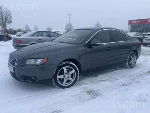 Grey Volvo S80 2007 in Daugavpils, with an engine capacity of 2.50 L and mileage of 338 thousand km for 2990 €, photo 1 on AUTOMOTO.COM.LV