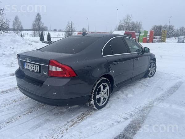 Grey Volvo S80 2007 in Daugavpils, with an engine capacity of 2.50 L and mileage of 338 thousand km for 2990 €, photo 5 on AUTOMOTO.COM.LV