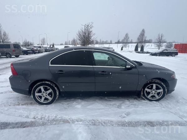 Grey Volvo S80 2007 in Daugavpils, with an engine capacity of 2.50 L and mileage of 338 thousand km for 2990 €, photo 6 on AUTOMOTO.COM.LV