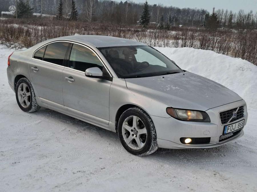 Pelēks Volvo S80 2007 Panevēža, ar dzinēja tilpumu 2.40 L un nobraukumu 341 tūkst. km par 2500 €, foto 4 vietnē AUTOMOTO.COM.LV