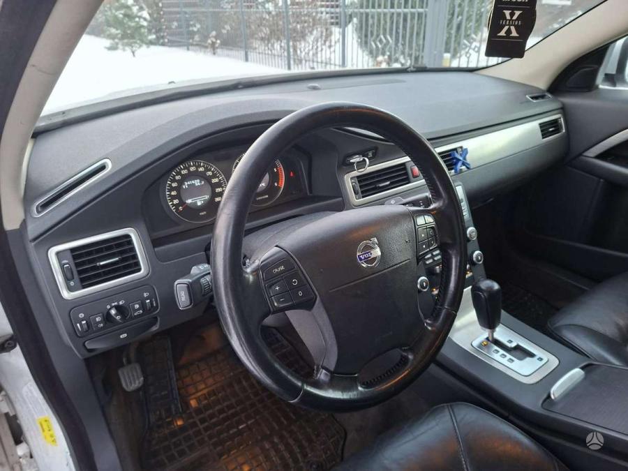 Pelēks Volvo S80 2007 Panevēža, ar dzinēja tilpumu 2.40 L un nobraukumu 341 tūkst. km par 2500 €, foto 13 vietnē AUTOMOTO.COM.LV