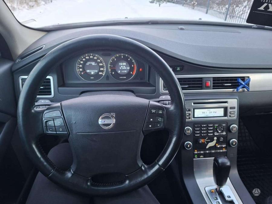 Pelēks Volvo S80 2007 Panevēža, ar dzinēja tilpumu 2.40 L un nobraukumu 341 tūkst. km par 2500 €, foto 18 vietnē AUTOMOTO.COM.LV