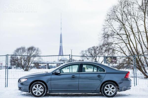 Pelēks Volvo S80 2007 Rīga, ar dzinēja tilpumu 2.40 L un nobraukumu 343 tūkst. km par 3990 €, foto 4 vietnē AUTOMOTO.COM.LV