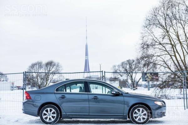 Pelēks Volvo S80 2007 Rīga, ar dzinēja tilpumu 2.40 L un nobraukumu 343 tūkst. km par 3990 €, foto 5 vietnē AUTOMOTO.COM.LV