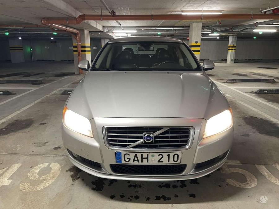 Pelēks Volvo S80 2007 Viļņa, ar dzinēja tilpumu 2.40 L un nobraukumu 303 tūkst. km par 2800 €, foto 1 vietnē AUTOMOTO.COM.LV