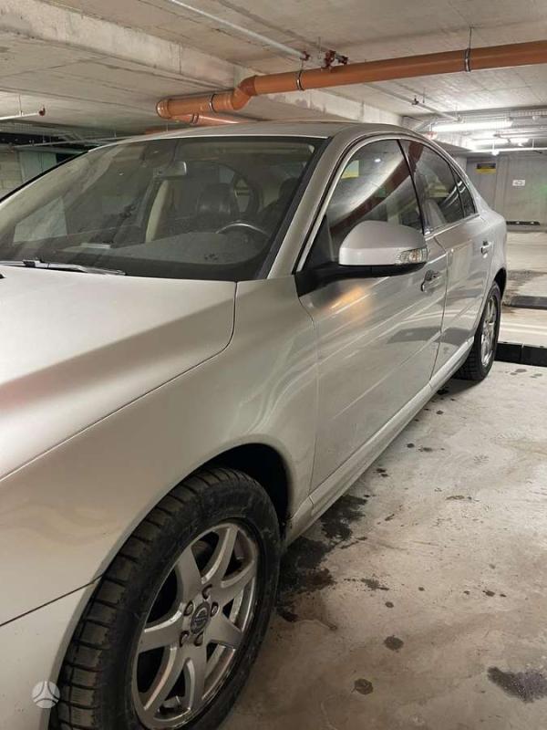 Pelēks Volvo S80 2007 Viļņa, ar dzinēja tilpumu 2.40 L un nobraukumu 303 tūkst. km par 2800 €, foto 2 vietnē AUTOMOTO.COM.LV