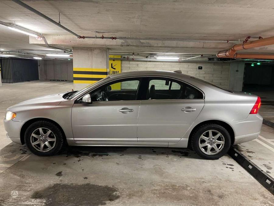 Pelēks Volvo S80 2007 Viļņa, ar dzinēja tilpumu 2.40 L un nobraukumu 303 tūkst. km par 2800 €, foto 4 vietnē AUTOMOTO.COM.LV