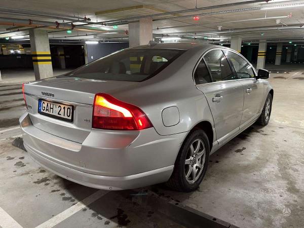 Pelēks Volvo S80 2007 Viļņa, ar dzinēja tilpumu 2.40 L un nobraukumu 303 tūkst. km par 2800 €, foto 7 vietnē AUTOMOTO.COM.LV