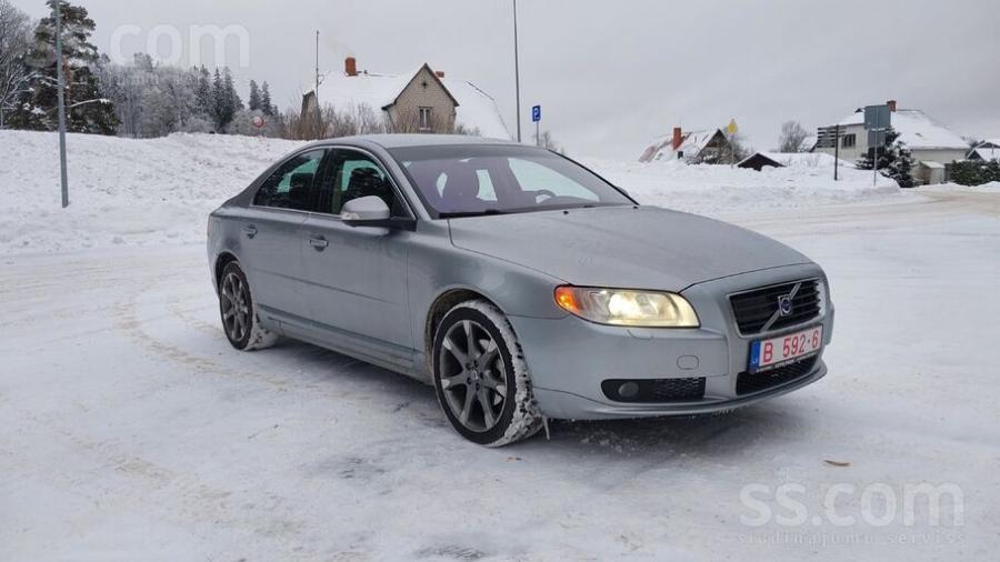 Grey Volvo S80 2007 in Aluksne, with an engine capacity of 2.40 L and mileage of 0 thousand km for 3200 €, photo 2 on AUTOMOTO.COM.LV