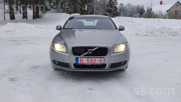 Pelēks Volvo S80 2007 Alūksne, ar dzinēja tilpumu 2.40 L un nobraukumu 0 tūkst. km par 3200 €, foto 3 vietnē AUTOMOTO.COM.LV