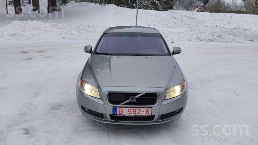 Grey Volvo S80 2007 in Aluksne, with an engine capacity of 2.40 L and mileage of 0 thousand km for 3200 €, photo 4 on AUTOMOTO.COM.LV