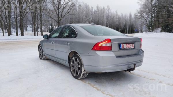 Pelēks Volvo S80 2007 Alūksne, ar dzinēja tilpumu 2.40 L un nobraukumu 0 tūkst. km par 3200 €, foto 9 vietnē AUTOMOTO.COM.LV