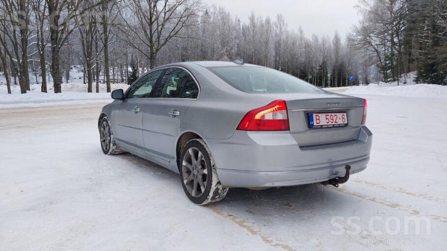 Grey Volvo S80 2007 in Aluksne, with an engine capacity of 2.40 L and mileage of 0 thousand km for 3200 €, photo 9 on AUTOMOTO.COM.LV