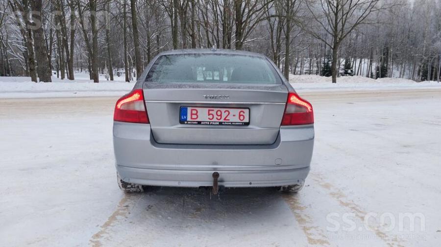 Grey Volvo S80 2007 in Aluksne, with an engine capacity of 2.40 L and mileage of 0 thousand km for 3200 €, photo 10 on AUTOMOTO.COM.LV