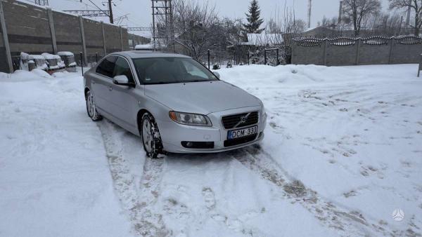 Grey Volvo S80 2007 in Vilnius, with an engine capacity of 2.40 L and mileage of 400 thousand km for 2300 €, photo 1 on AUTOMOTO.COM.LV
