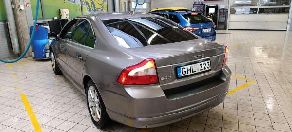 Pelēks Volvo S80 2007 Viļņa, ar dzinēja tilpumu 2.40 L un nobraukumu 475 tūkst. km par 1999 €, foto 1 vietnē AUTOMOTO.COM.LV