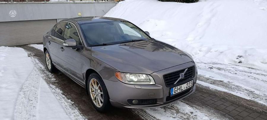 Grey Volvo S80 2007 in Vilnius, with an engine capacity of 2.40 L and mileage of 475 thousand km for 1999 €, photo 8 on AUTOMOTO.COM.LV