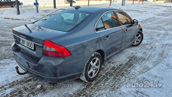 Pelēks Volvo S80 2007 Tartu, ar dzinēja tilpumu 2.40 L un nobraukumu 460 tūkst. km par 2999 €, foto 2 vietnē AUTOMOTO.COM.LV