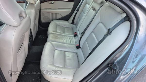 Grey Volvo S80 2007 in Tartu, with an engine capacity of 2.40 L and mileage of 460 thousand km for 2999 €, photo 11 on AUTOMOTO.COM.LV