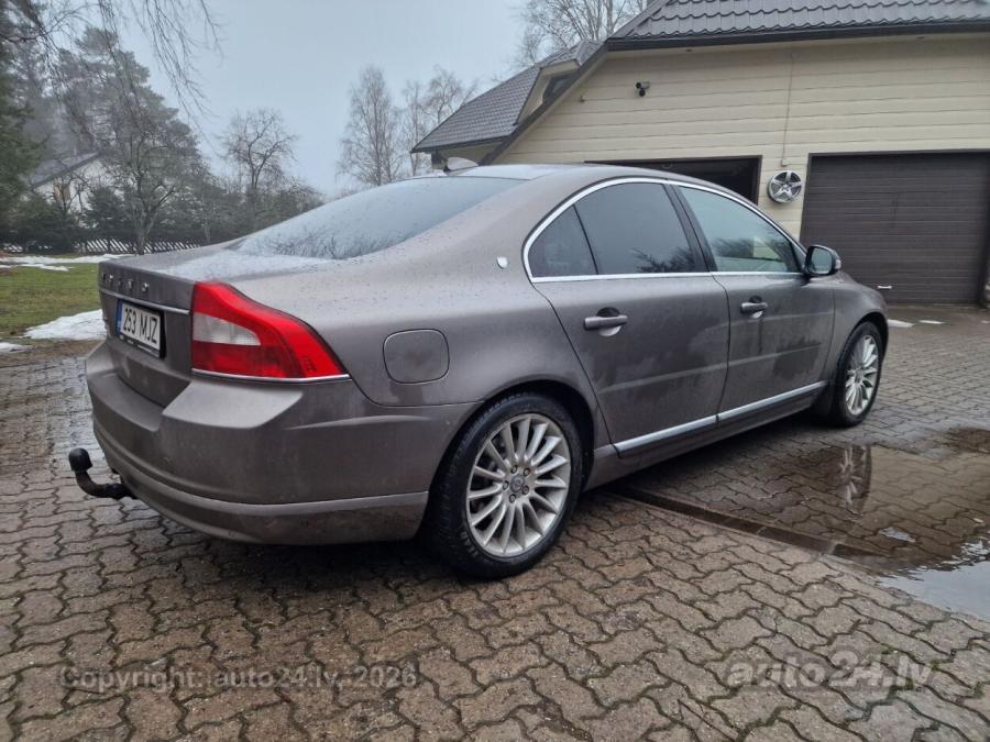 Grey Volvo S80 2007 in Tallinn, with an engine capacity of 3.20 L and mileage of 318 thousand km for 4900 €, photo 4 on AUTOMOTO.COM.LV