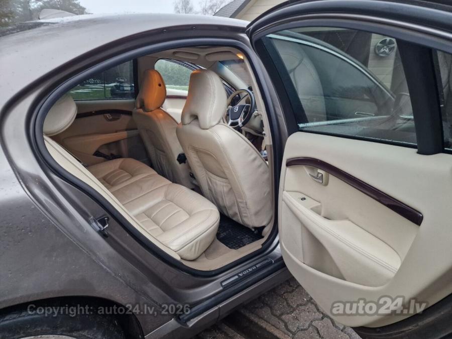 Grey Volvo S80 2007 in Tallinn, with an engine capacity of 3.20 L and mileage of 318 thousand km for 4900 €, photo 9 on AUTOMOTO.COM.LV