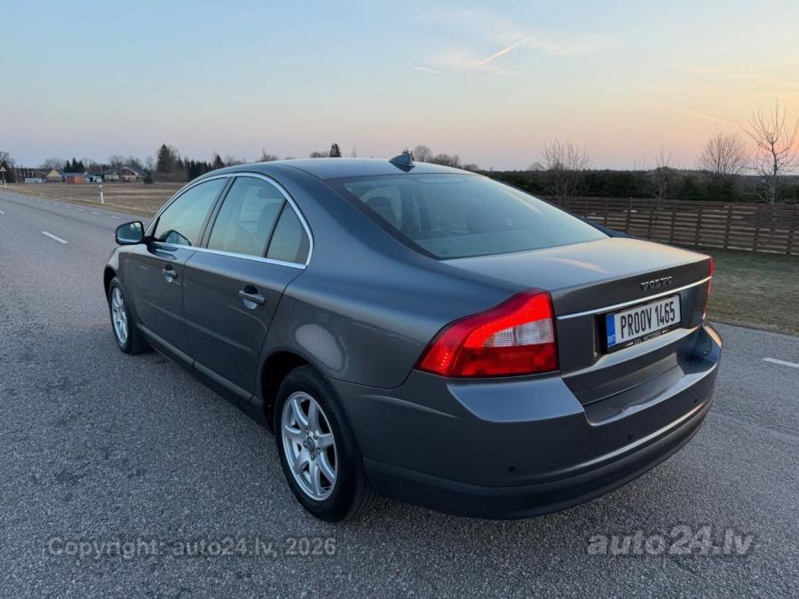 Grey Volvo S80 2007 in Tallinn, with an engine capacity of 2.40 L and mileage of 271 thousand km for 4990 €, photo 2 on AUTOMOTO.COM.LV