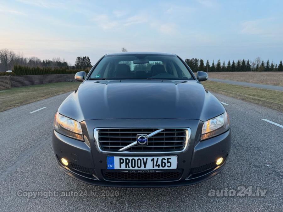 Grey Volvo S80 2007 in Tallinn, with an engine capacity of 2.40 L and mileage of 271 thousand km for 4990 €, photo 9 on AUTOMOTO.COM.LV