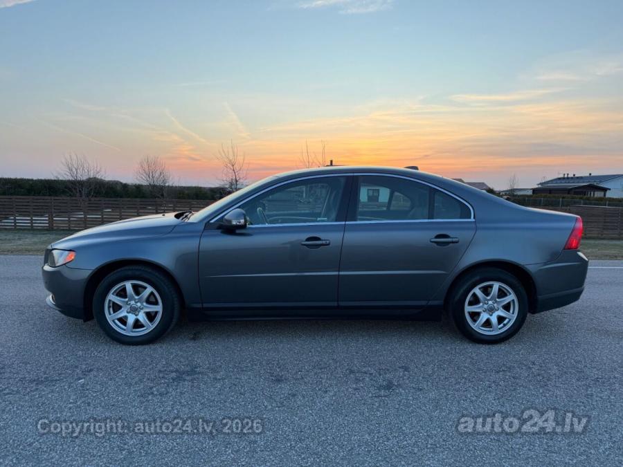 Grey Volvo S80 2007 in Tallinn, with an engine capacity of 2.40 L and mileage of 271 thousand km for 4990 €, photo 12 on AUTOMOTO.COM.LV