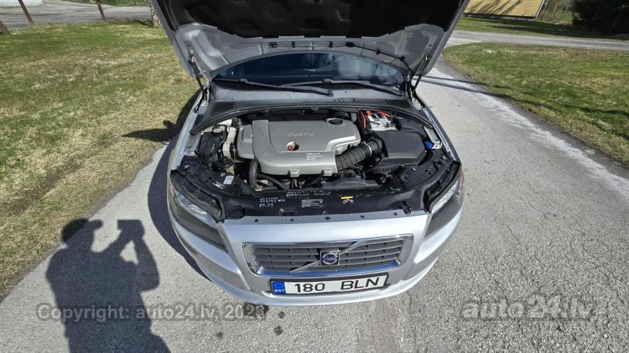 Pelēks Volvo S80 2007 Tallina, ar dzinēja tilpumu 2.40 L un nobraukumu 372 tūkst. km par 4000 €, foto 6 vietnē AUTOMOTO.COM.LV