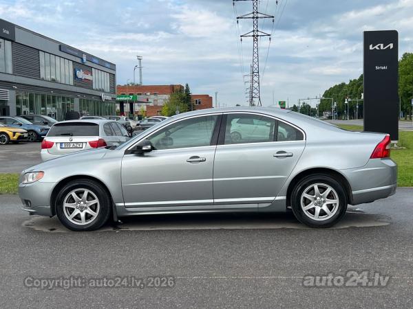 Pelēks Volvo S80 2007 Narva, ar dzinēja tilpumu 2.40 L un nobraukumu 365 tūkst. km par 2999 €, foto 8 vietnē AUTOMOTO.COM.LV