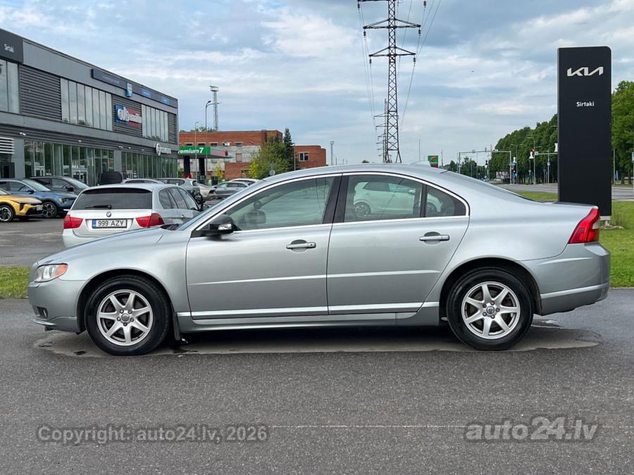 Pelēks Volvo S80 2007 Narva, ar dzinēja tilpumu 2.40 L un nobraukumu 365 tūkst. km par 2999 €, foto 9 vietnē AUTOMOTO.COM.LV