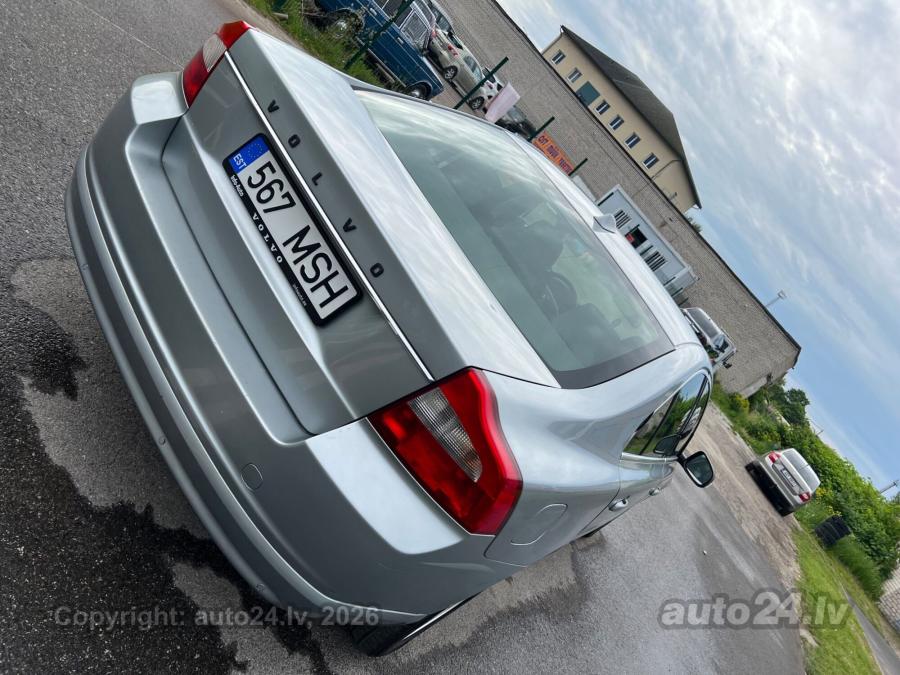 Pelēks Volvo S80 2007 Narva, ar dzinēja tilpumu 2.40 L un nobraukumu 365 tūkst. km par 2999 €, foto 14 vietnē AUTOMOTO.COM.LV