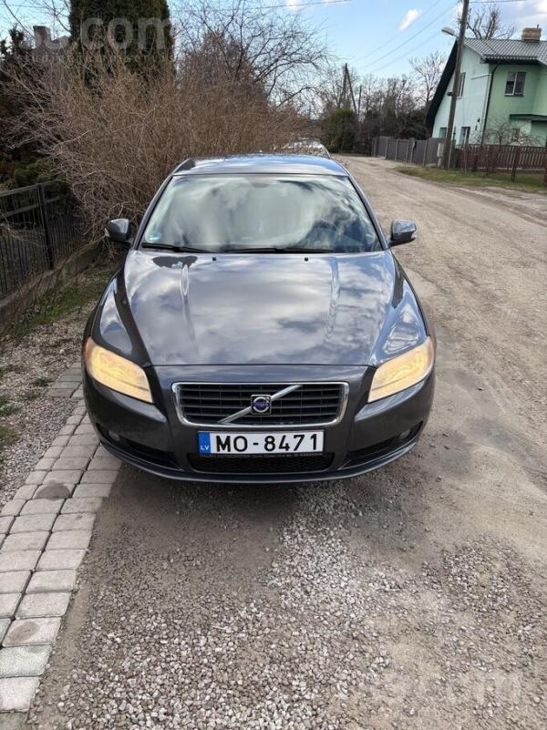 Grey Volvo S80 2007 in Jelgava, with an engine capacity of 2.40 L and mileage of 257 thousand km for 3800 €, photo 1 on AUTOMOTO.COM.LV