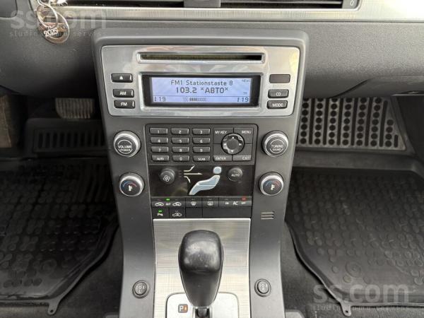 Grey Volvo S80 2007 in Jelgava, with an engine capacity of 2.40 L and mileage of 257 thousand km for 3800 €, photo 2 on AUTOMOTO.COM.LV