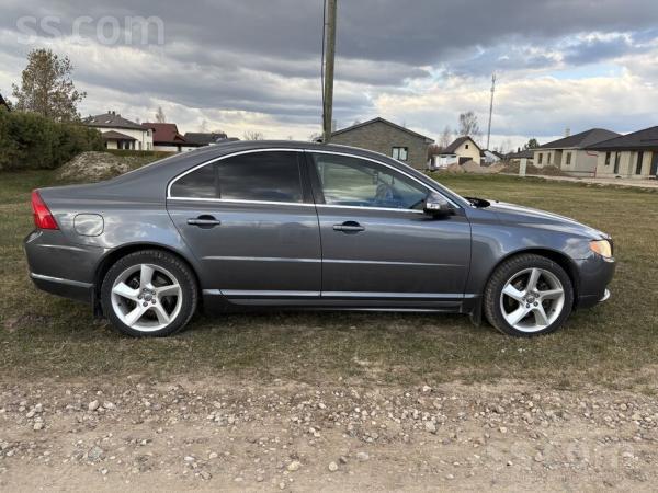 Grey Volvo S80 2007 in Jelgava, with an engine capacity of 2.40 L and mileage of 257 thousand km for 3800 €, photo 9 on AUTOMOTO.COM.LV